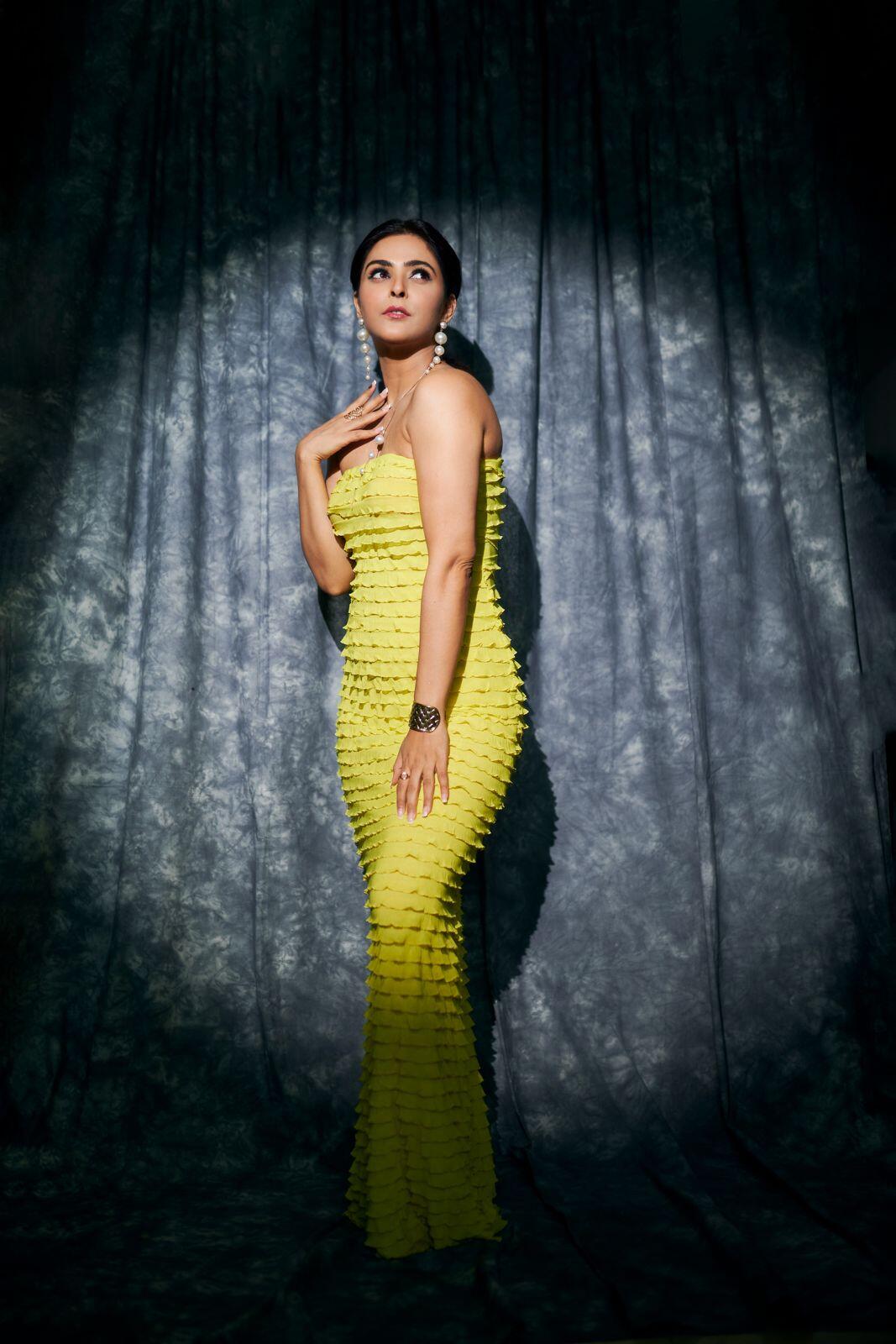 Trending Pics : Madhurima Tuli sets fashion quotient high like never ...